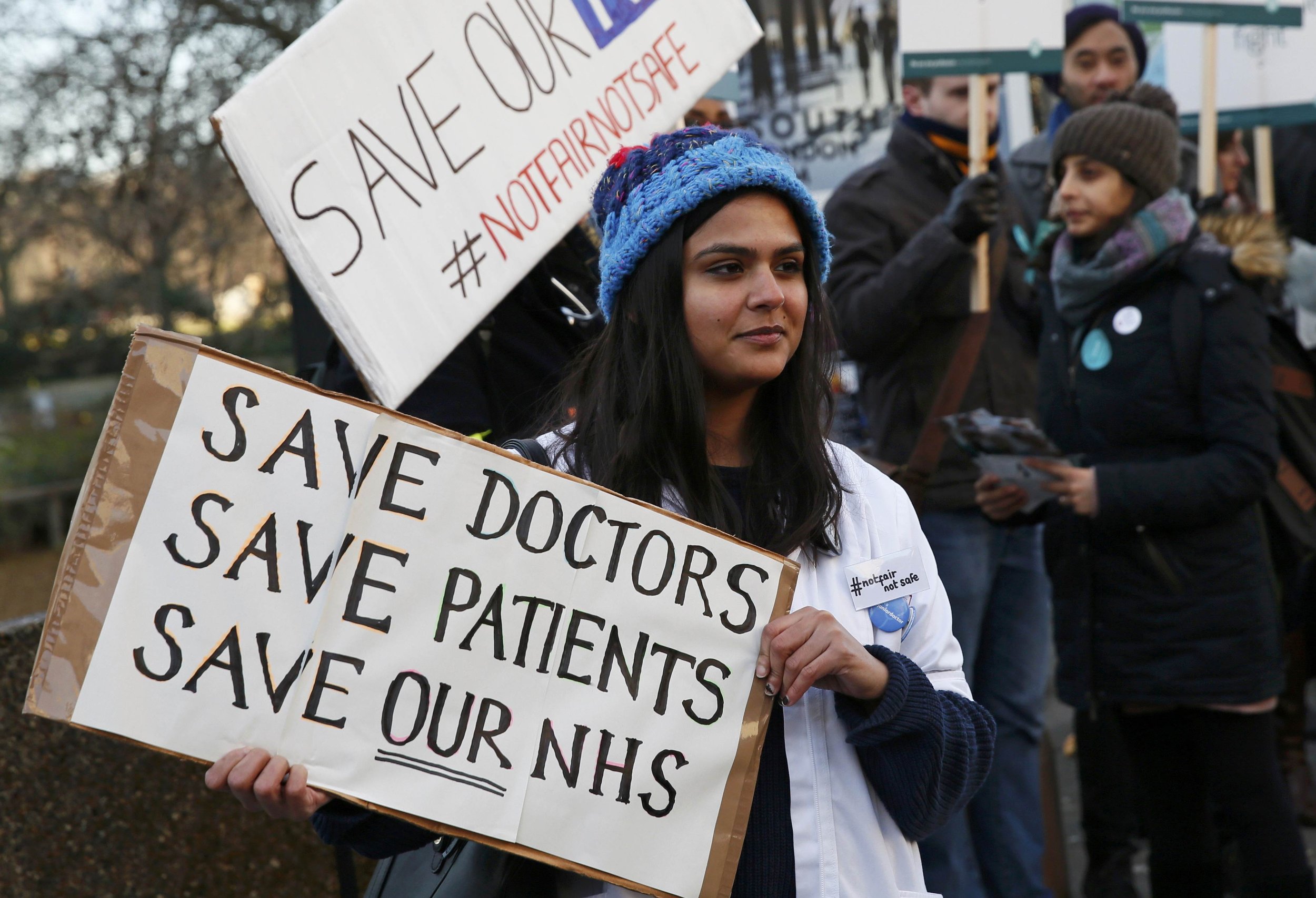 English Doctors Strike For First Time In 40 Years